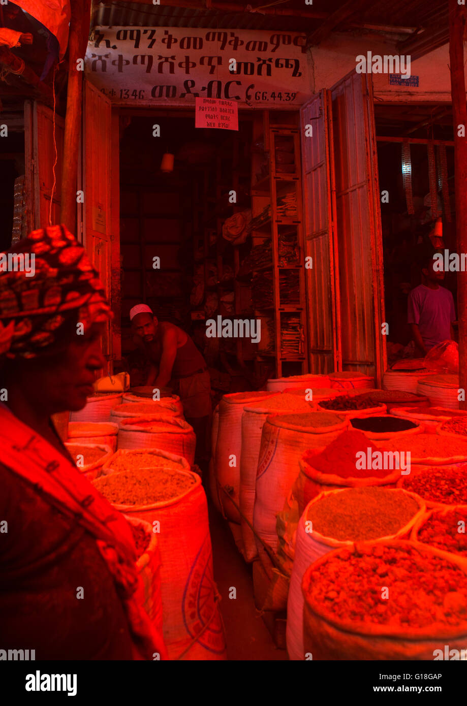 Spice and grain market in the old town, Harari region, Harar, Ethiopia ...