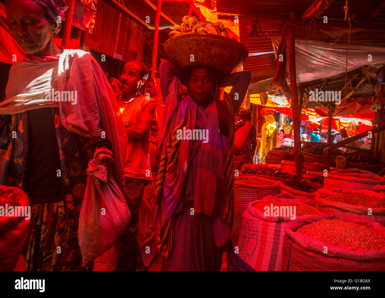 Spice and grain market in the old town, Harari region, Harar, Ethiopia ...