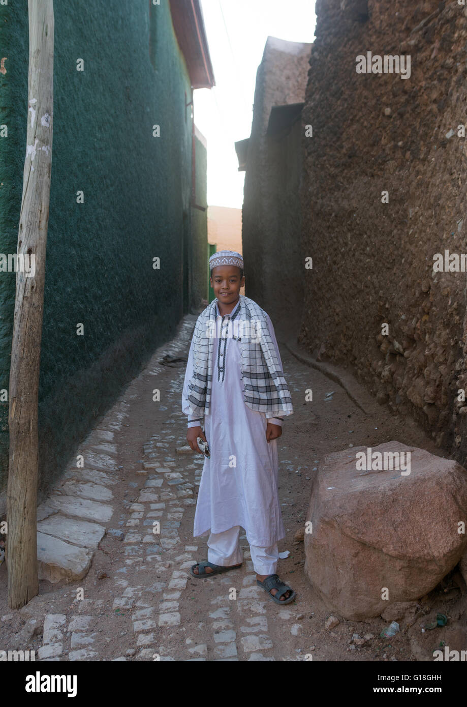 Muslim boy camera hi-res stock photography and images - Alamy