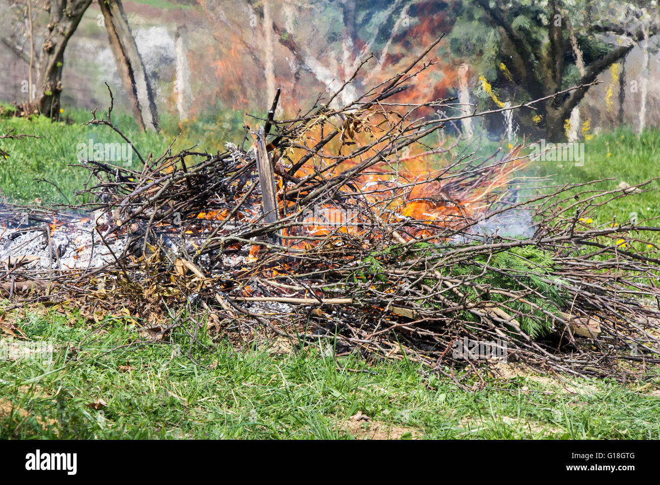 Burning fire garbage hi-res stock photography and images - Alamy