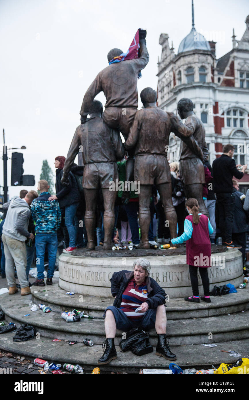 London, UK. 10th May, 2016. West Ham supporters gather around The ...