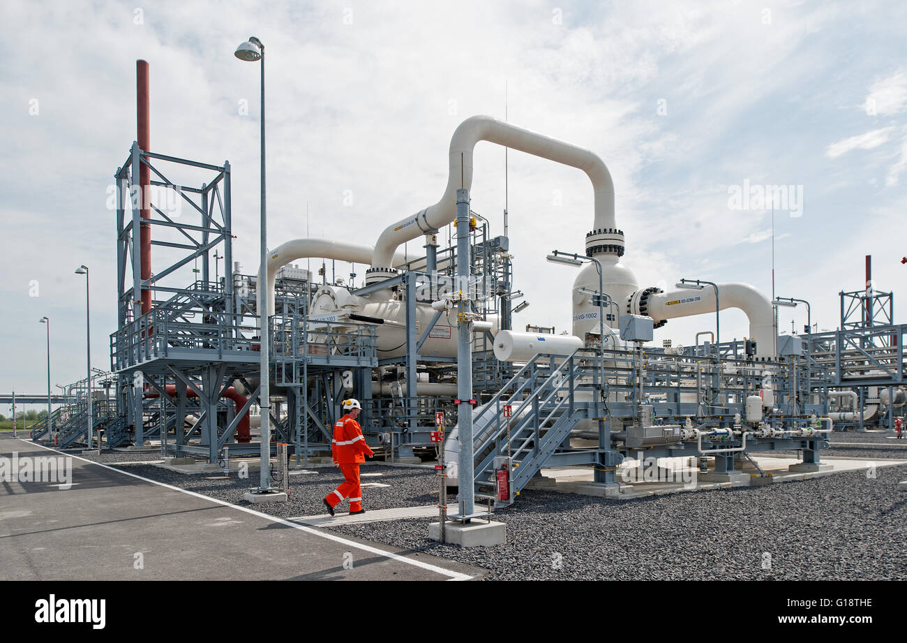 Emden, Germany. 11th May, 2016. The Gassco project manager Michael ...