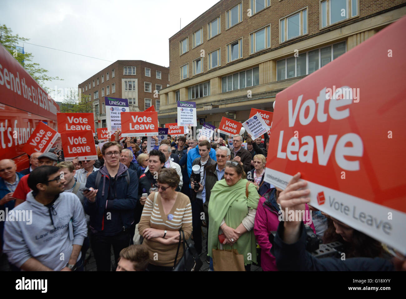 Exeter, Devon, UK. 11th May, 2016. Boris Johnson MP and Gisela Stuart ...