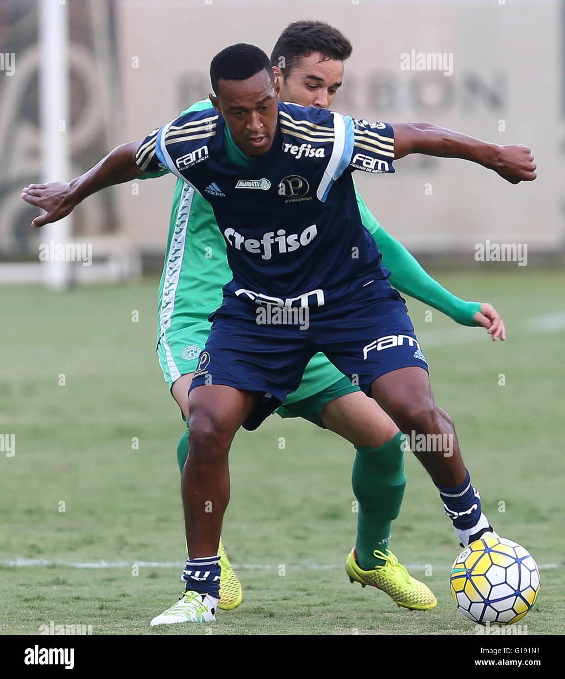 ATIBAIA, SP - 11/05/2016: TRAINING OF TREES - The Fabricio, player of ...