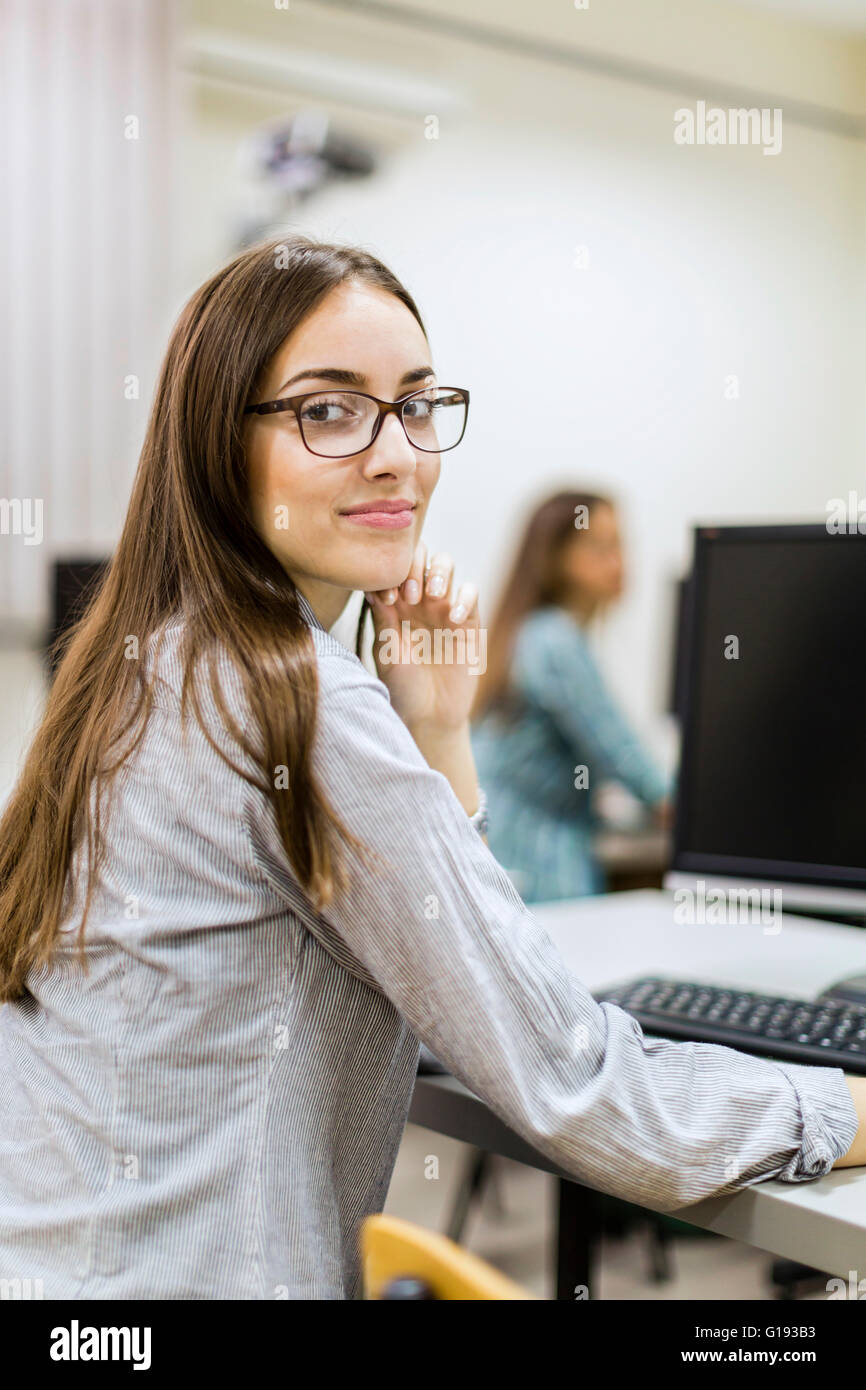Single computer table classroom hi-res stock photography and images - Alamy