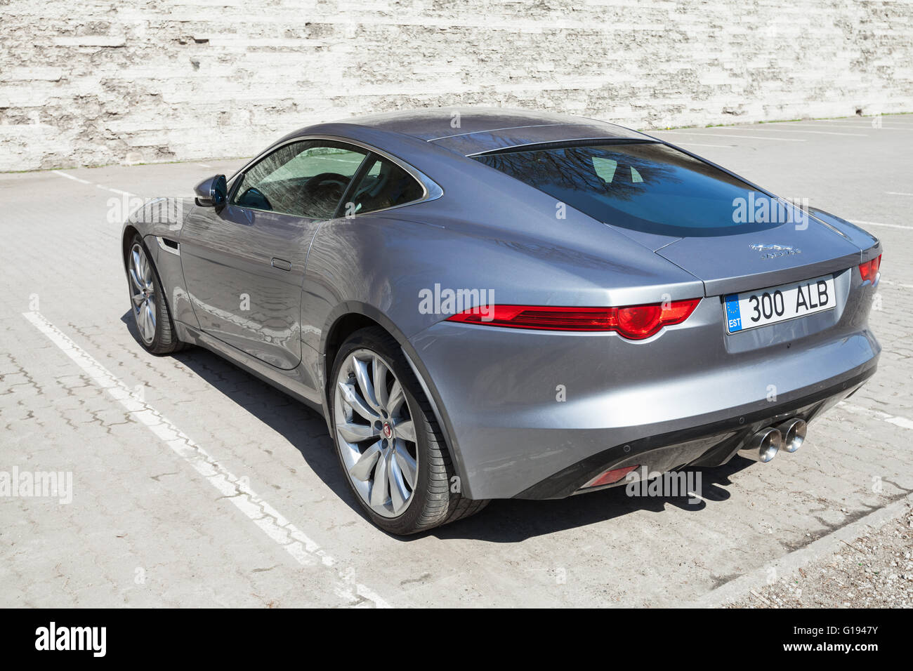 Jaguar f type r auto hi-res stock photography and images - Alamy