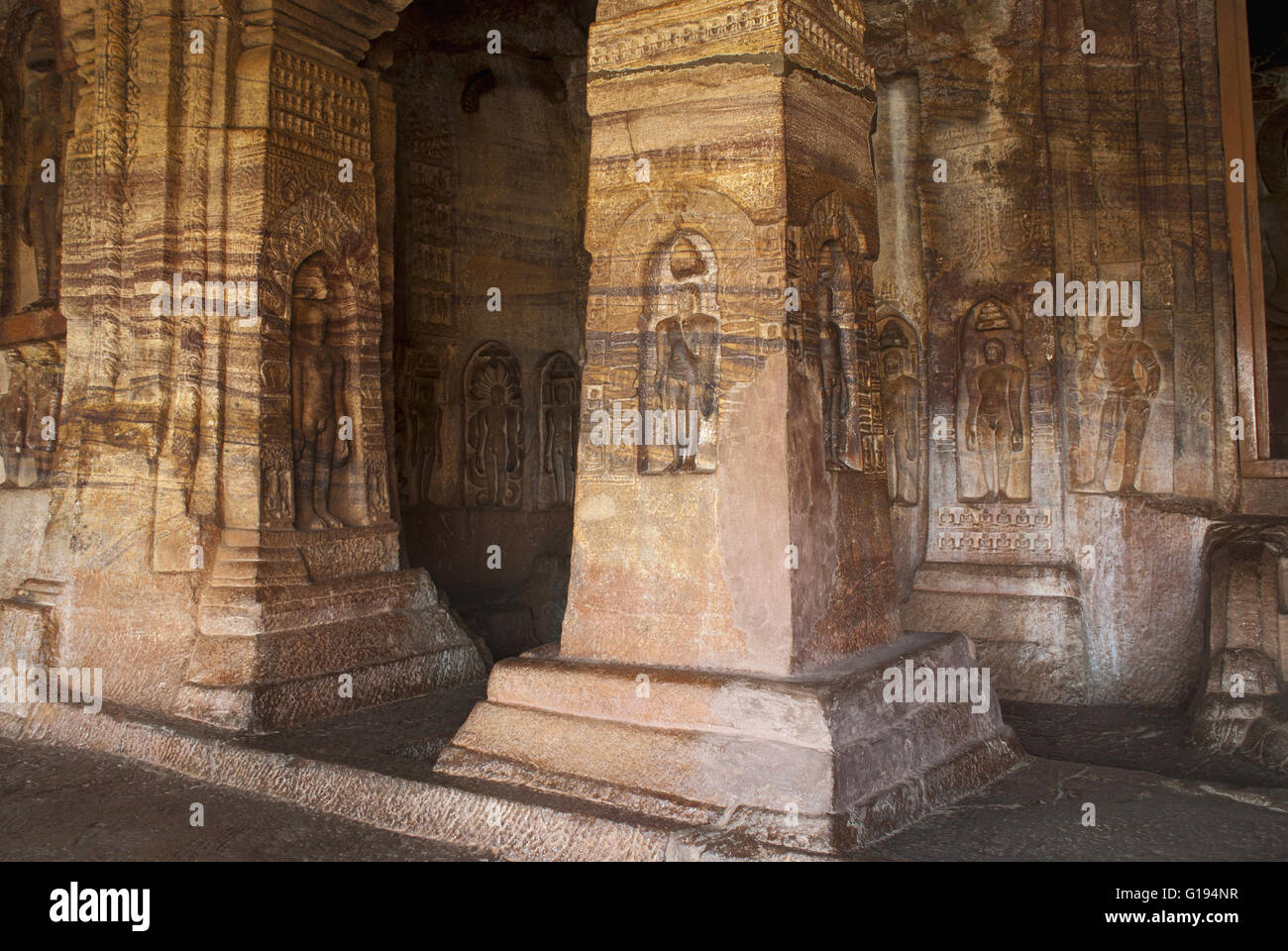 Tirthankara india sculpture hi-res stock photography and images - Alamy