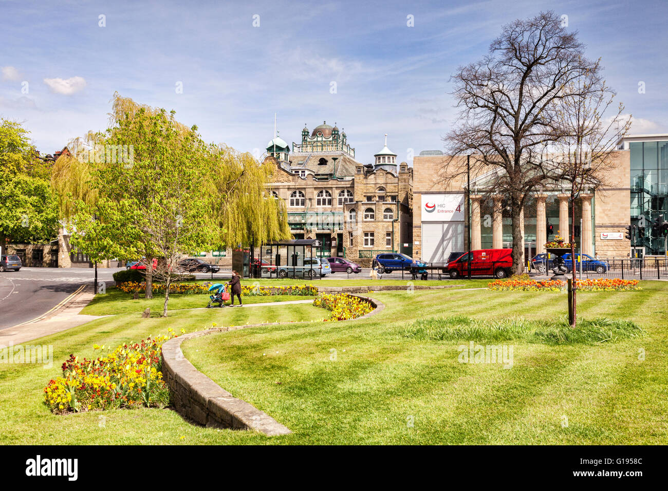 English town centre harrogate hi-res stock photography and images - Alamy