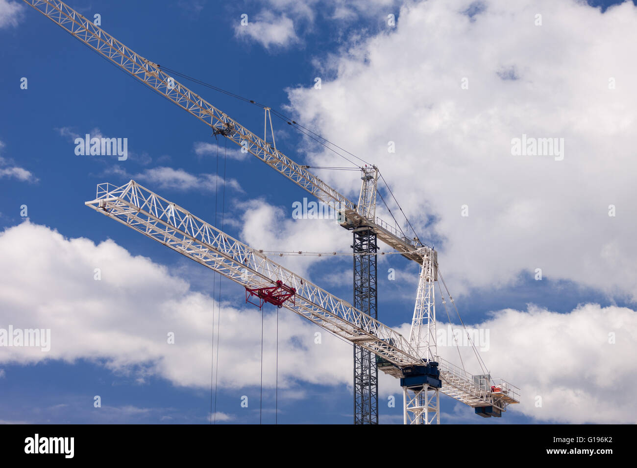 Block and tackle crane hi-res stock photography and images - Alamy