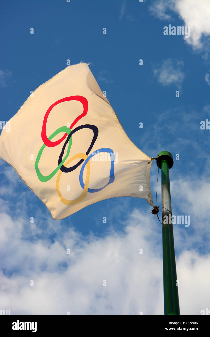 Olympic logo flag hi-res stock photography and images - Alamy