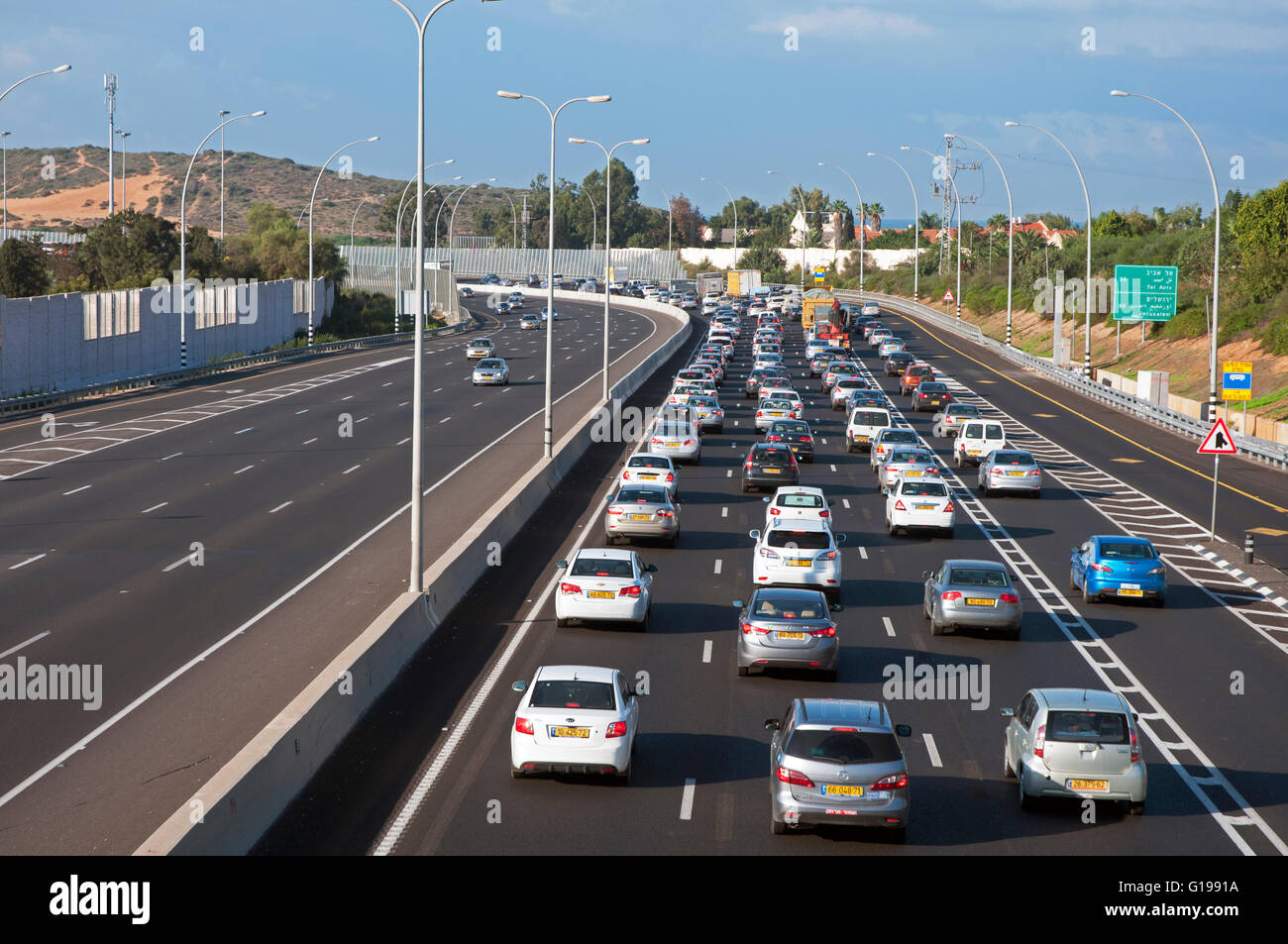 Cars this morning hi-res stock photography and images - Alamy