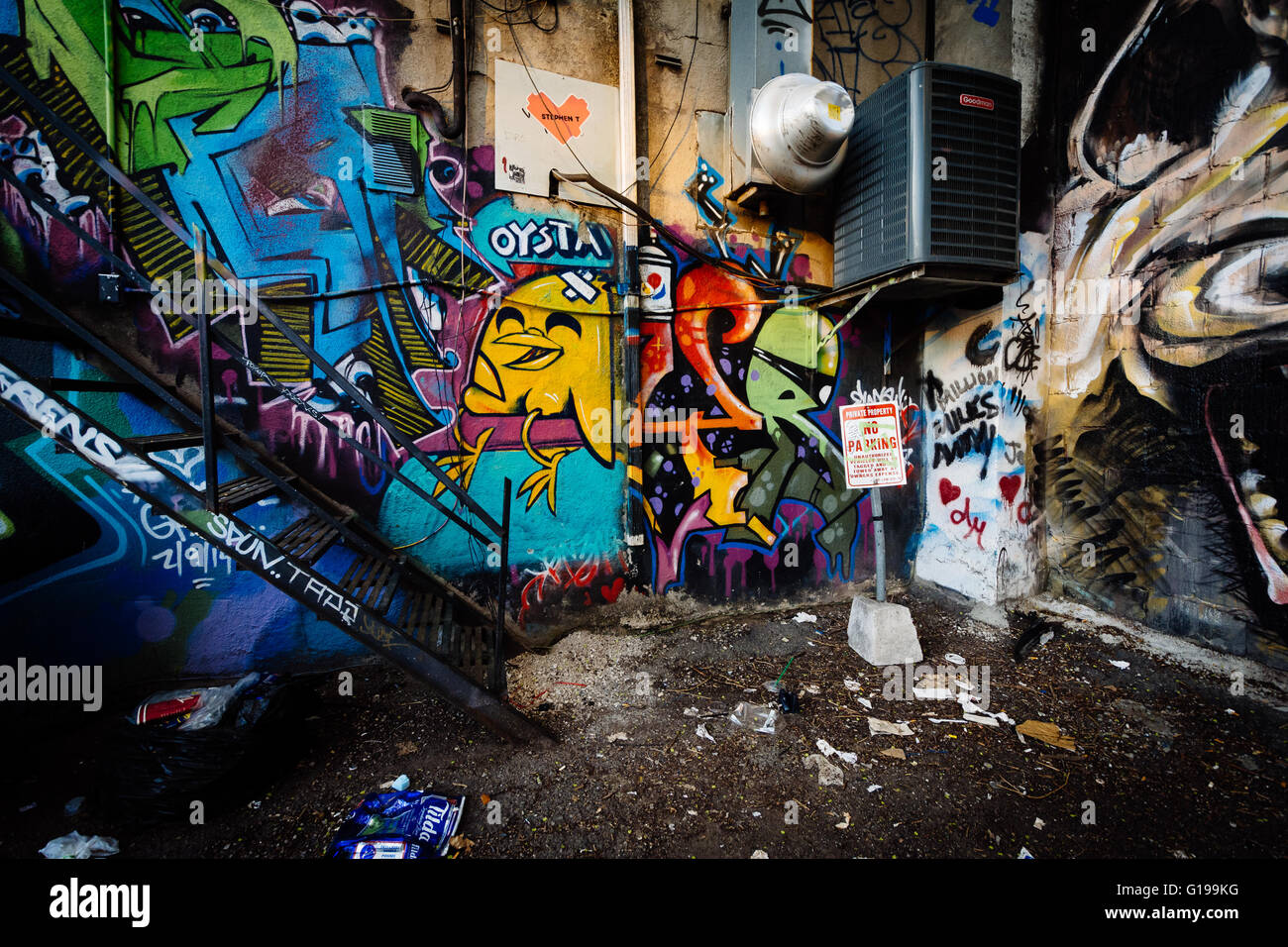 Urban graffiti street hi-res stock photography and images - Alamy