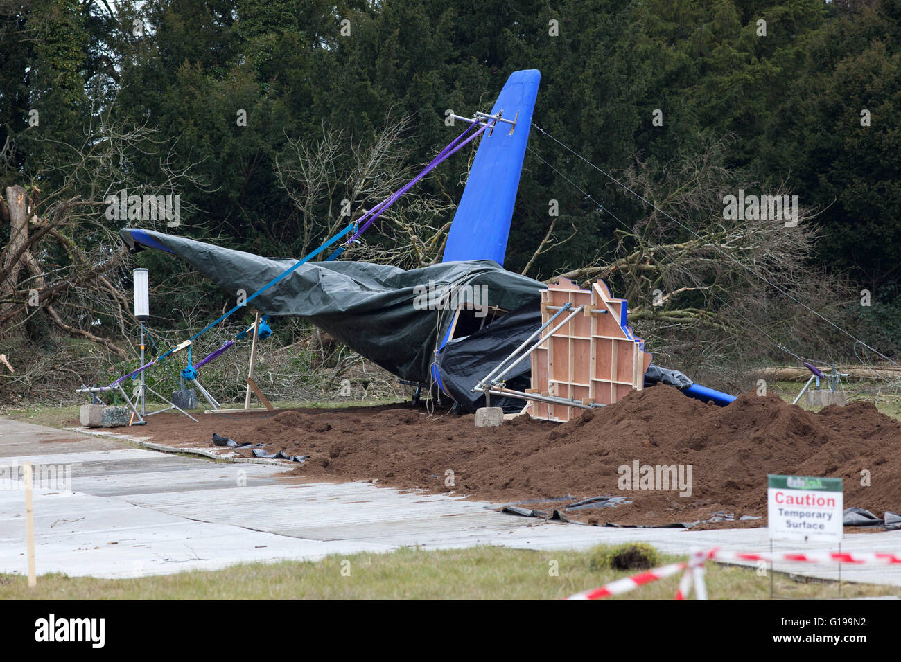 Film plane crash hi-res stock photography and images - Alamy