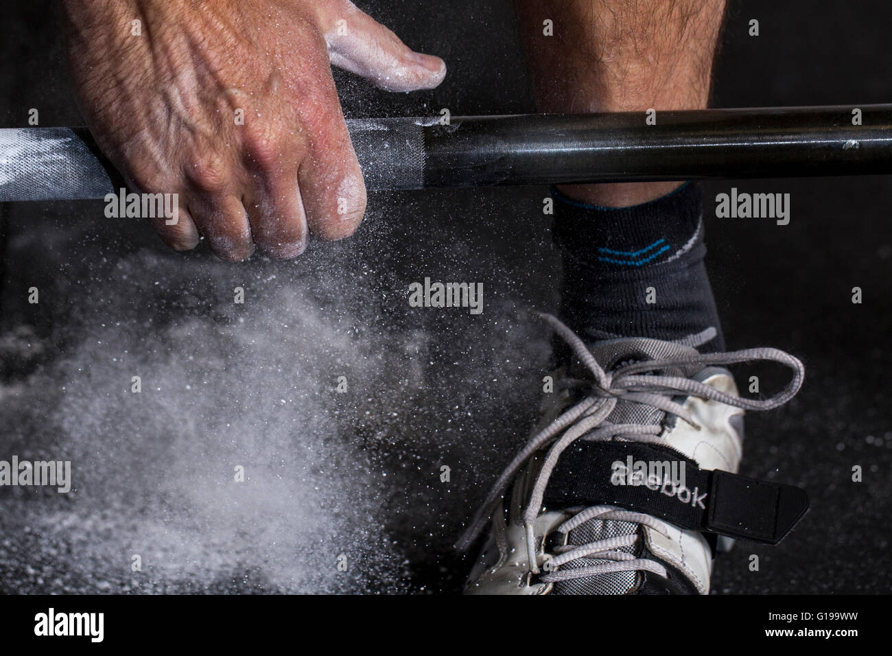 Lifting bar hi-res stock photography and images - Alamy