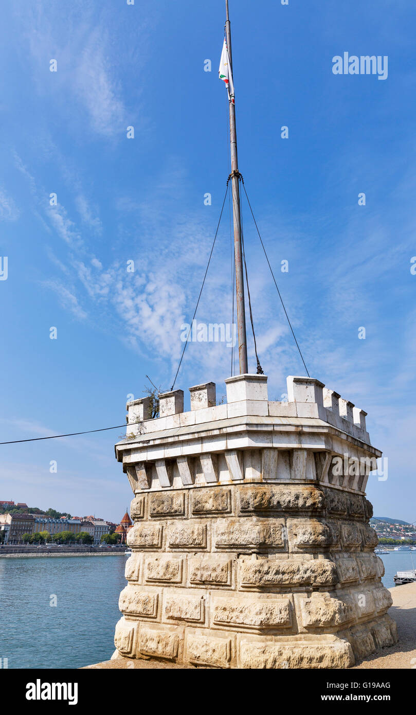 Tower of chains hi-res stock photography and images - Alamy