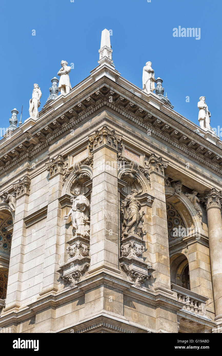 Statue structure budapest hi-res stock photography and images - Alamy