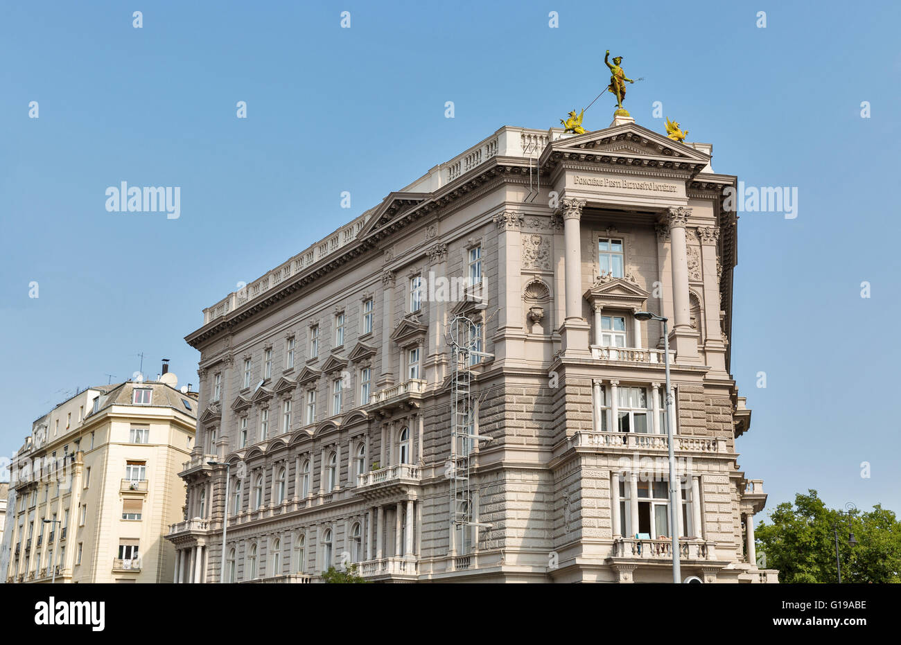 Insurance institute hi-res stock photography and images - Alamy