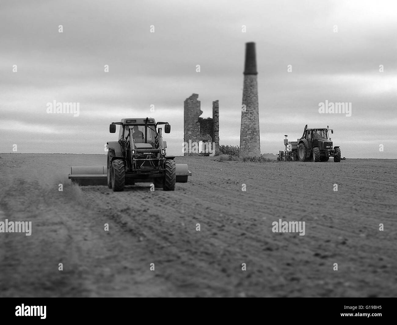 TIN MINE FARM TRACTOR Stock Photo - Alamy