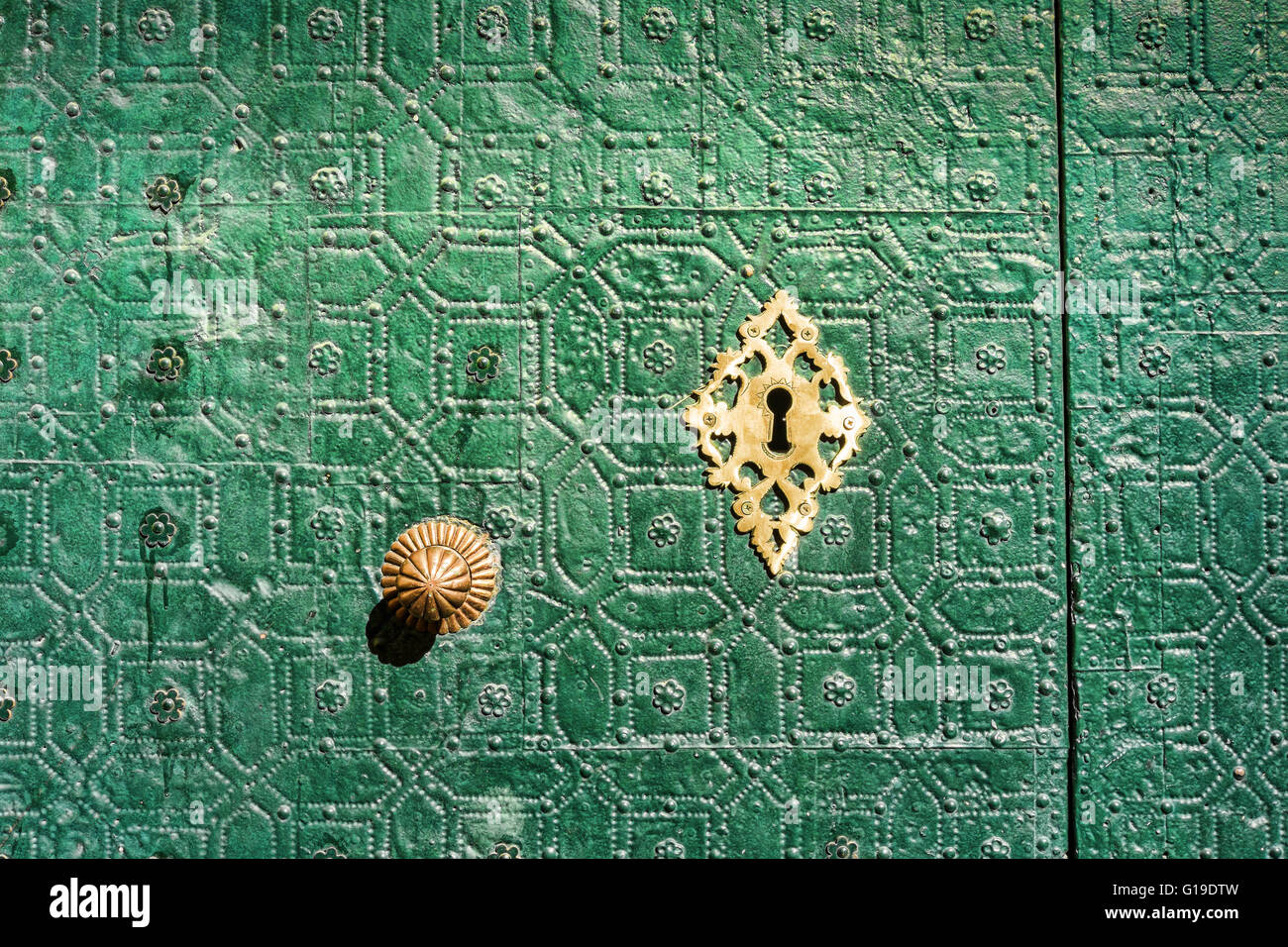 Metal plated door with Arabic decoration patterns Stock Photo - Alamy