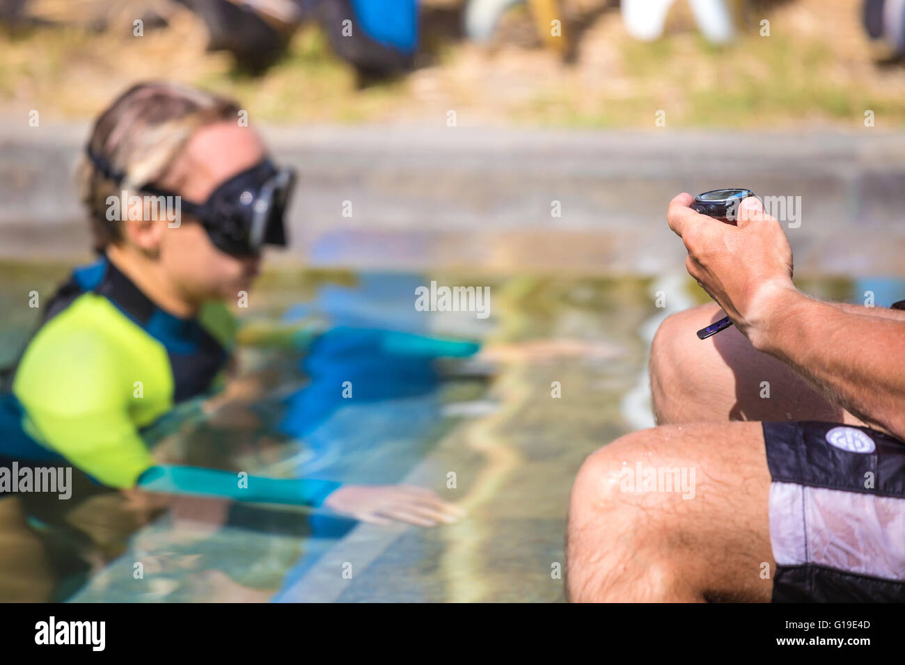 Diving lesson hi-res stock photography and images - Alamy