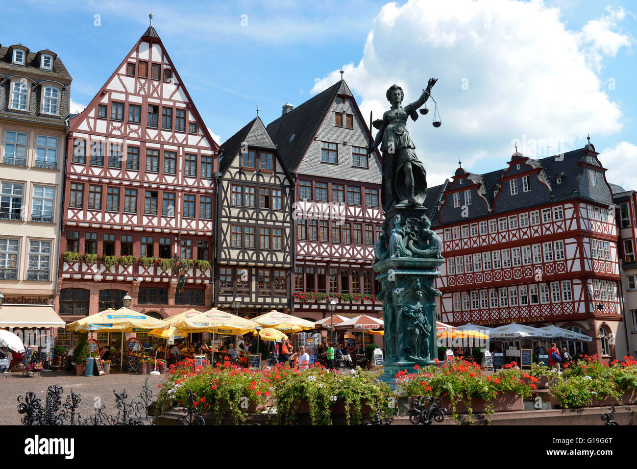 Gerechtigkeitsbrunnen, fountain of justice, Romerberg, Frankfurt on the ...
