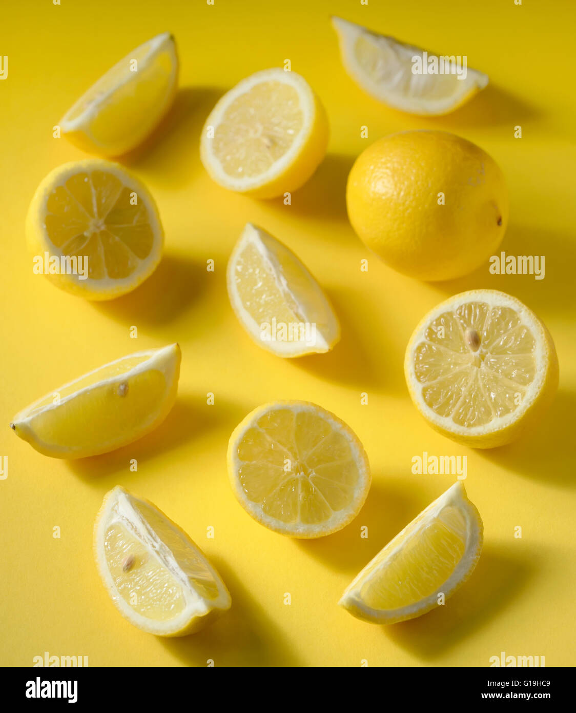 Lemon color background hi-res stock photography and images - Alamy