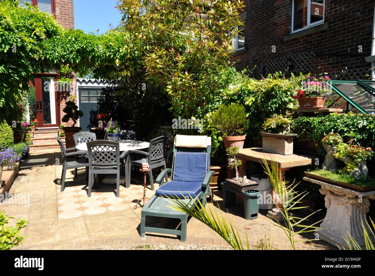 Urban Garden Sheffield Stock Photo - Alamy