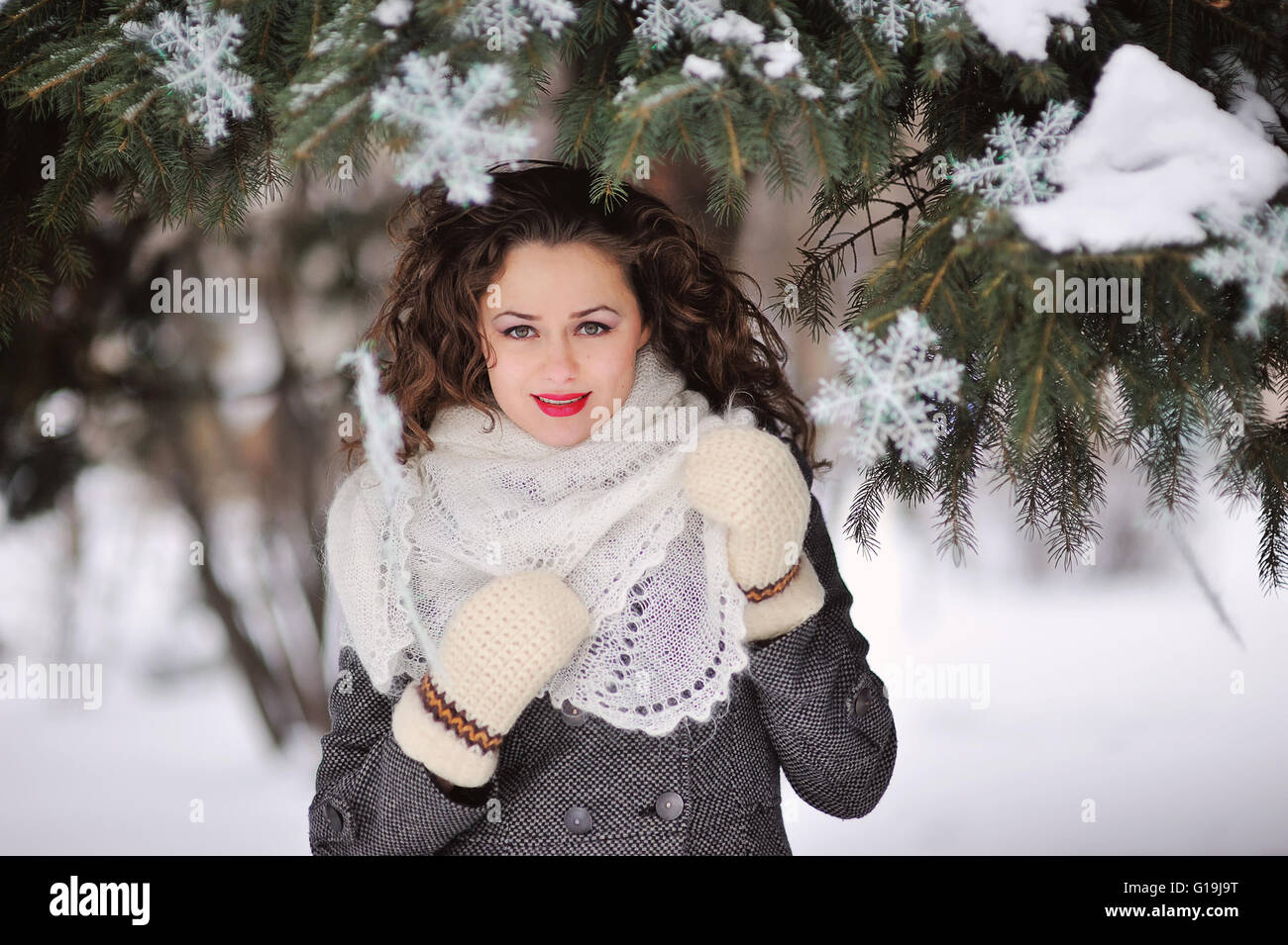 One woman eyes beauty winter hi-res stock photography and images - Alamy