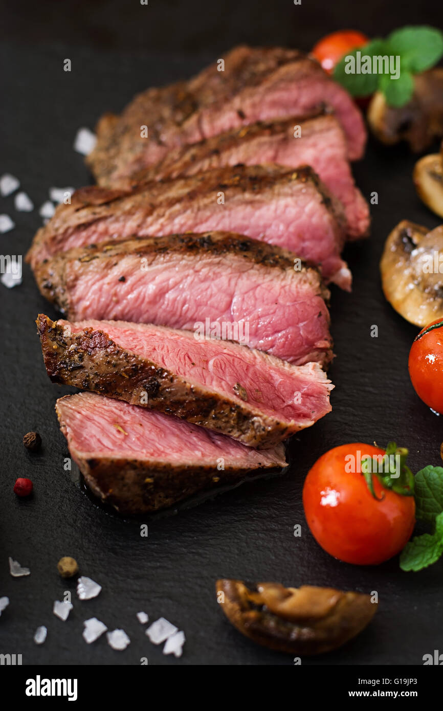 Rare beef hi-res stock photography and images - Alamy