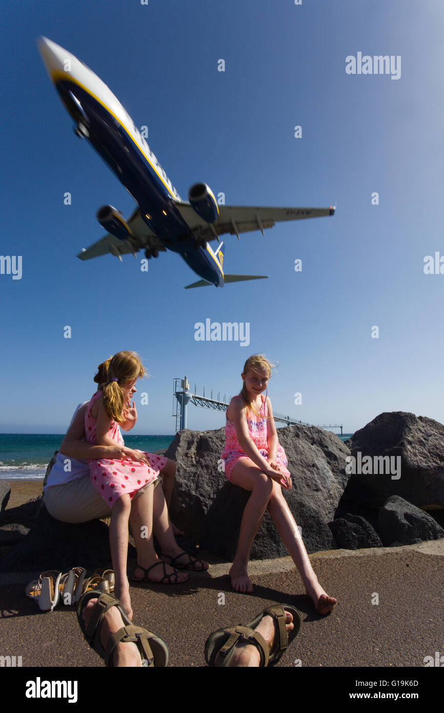 Overhead path hi-res stock photography and images - Alamy