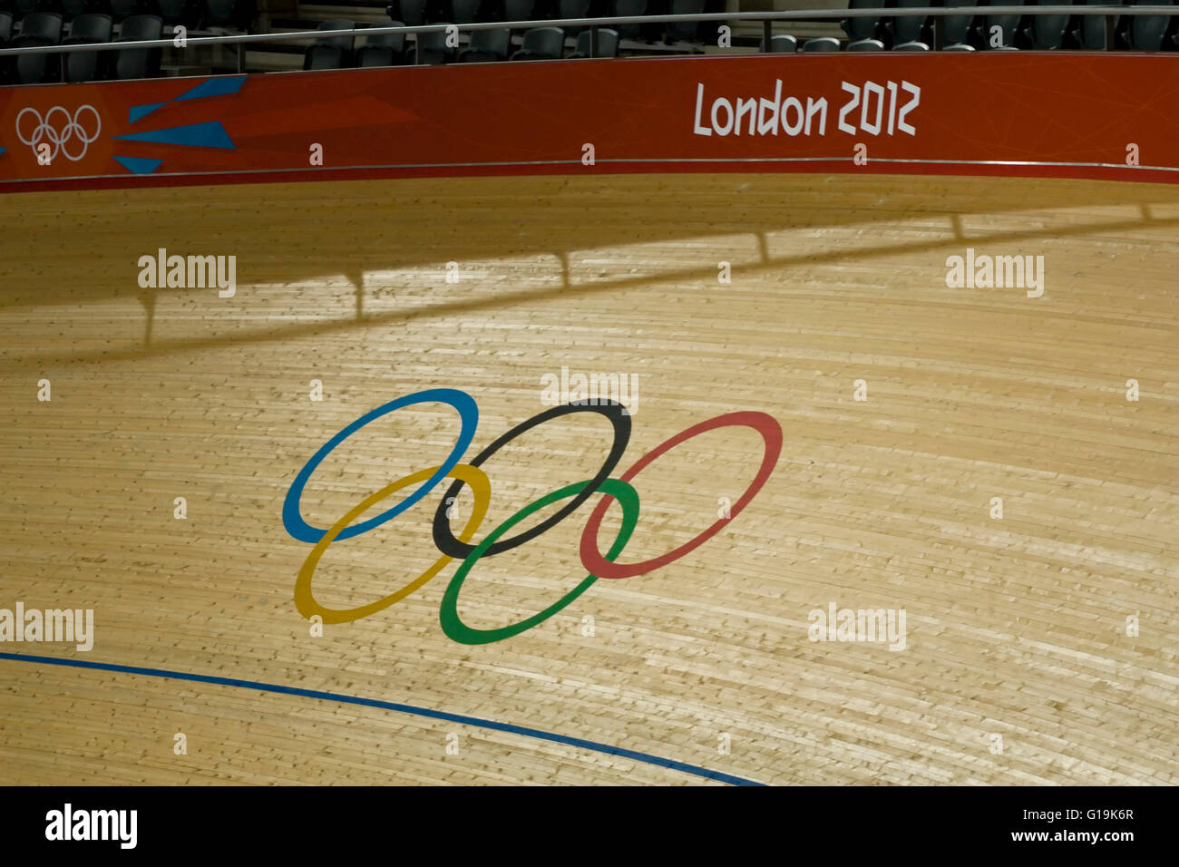 Banked track hi-res stock photography and images - Alamy