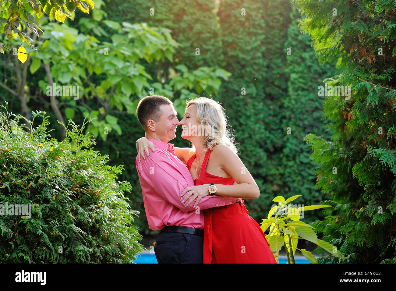 Couple sun laughing hi-res stock photography and images - Alamy