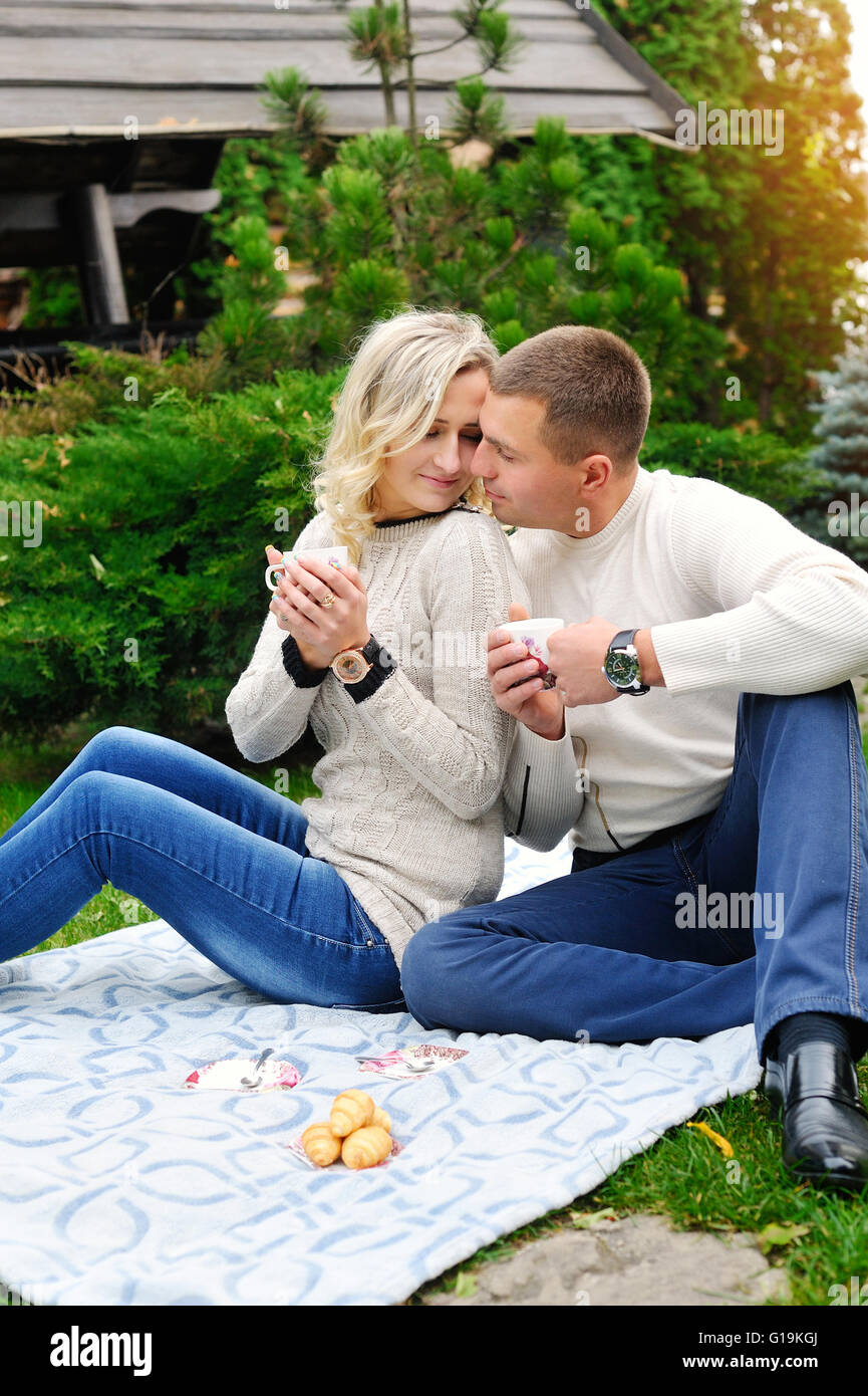 Happy people outside hi-res stock photography and images - Alamy