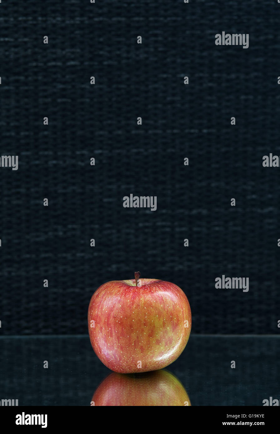Apple mirror hi-res stock photography and images - Alamy