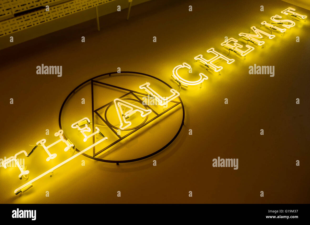 Bar neon sign light in hi-res stock photography and images - Alamy