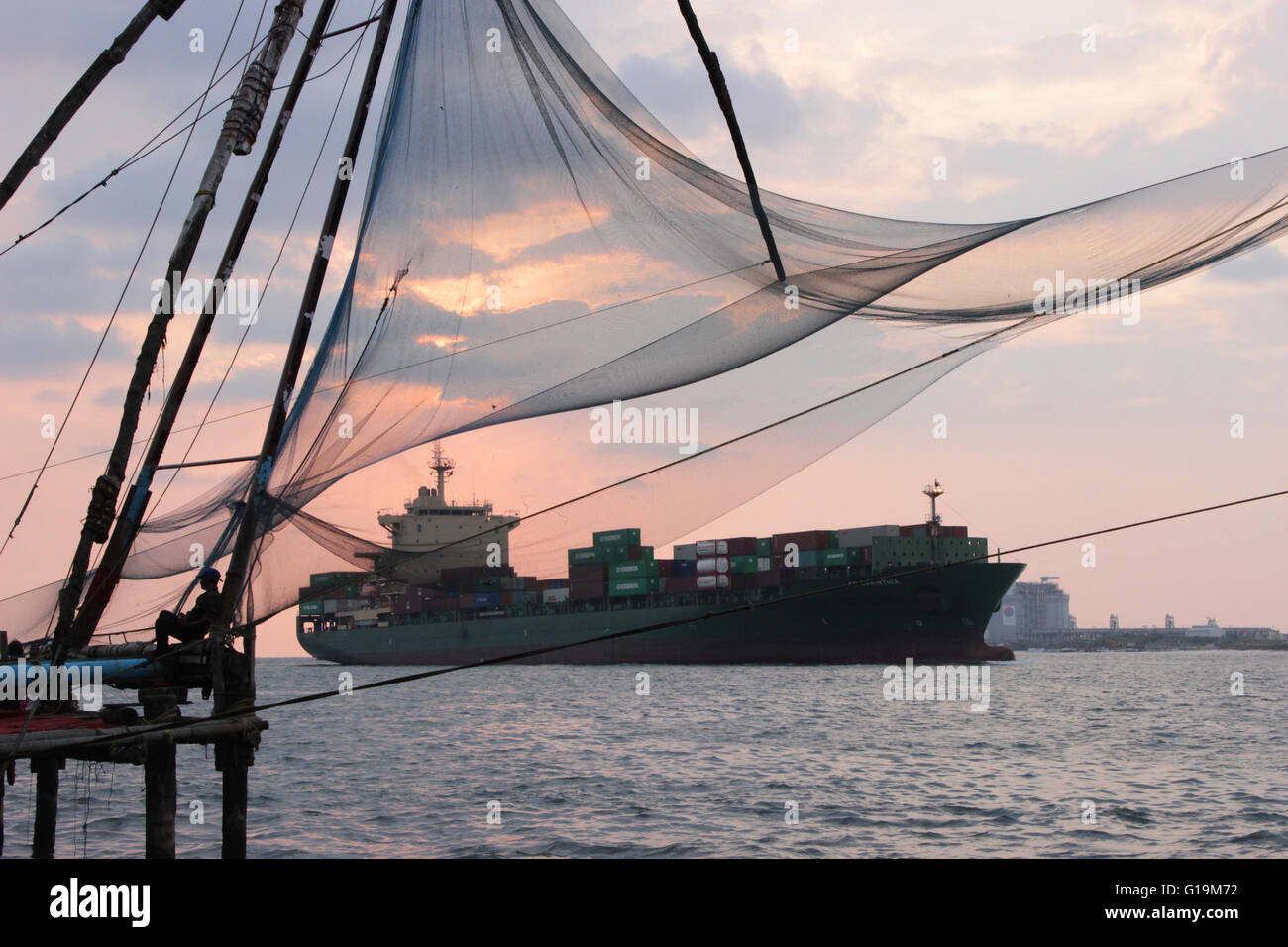 Kochi harbour hi-res stock photography and images - Alamy
