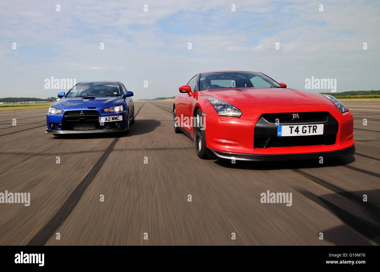 Nissan gt r side hi-res stock photography and images - Alamy
