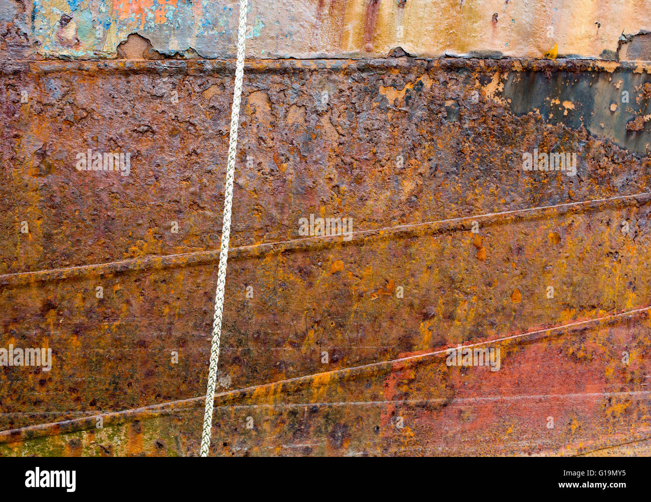 Rusty hull of a beached and abandoned boat Stock Photo - Alamy