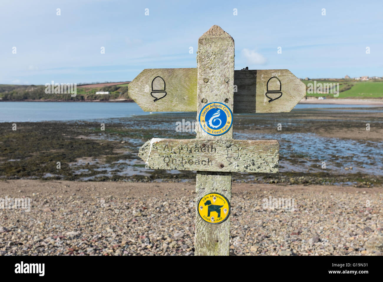 Coastal path signpost hi-res stock photography and images - Alamy