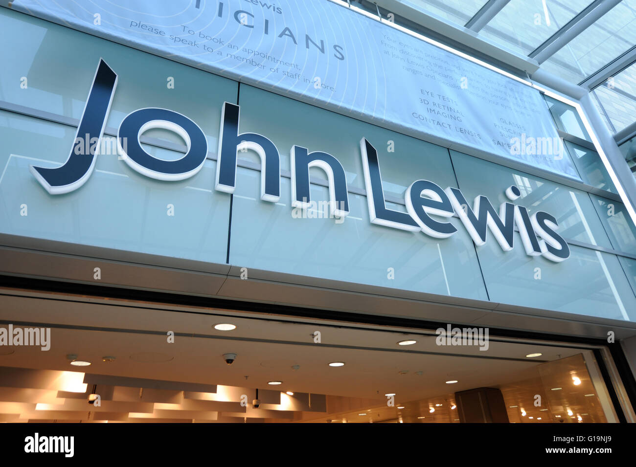 Cardiff shopping john lewis hi-res stock photography and images - Alamy