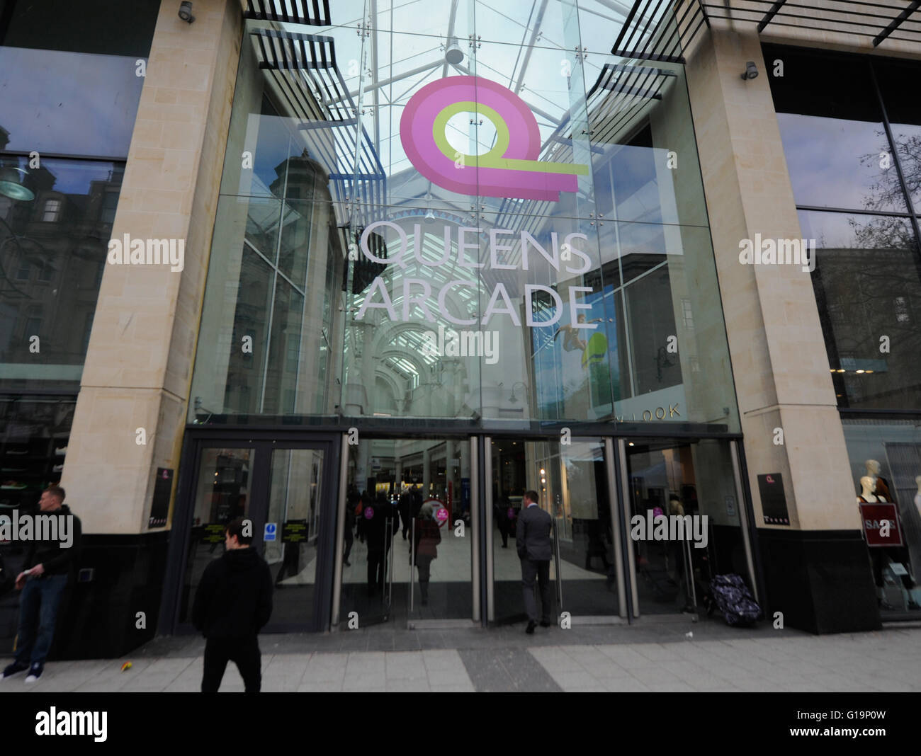 Shopping centre uk hi-res stock photography and images - Alamy