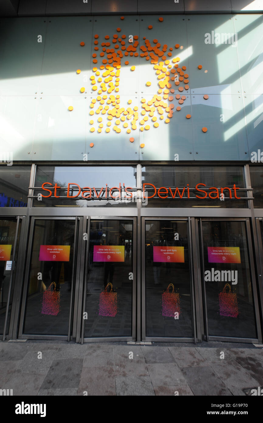 St davids dewi sant shopping centre hi-res stock photography and images ...