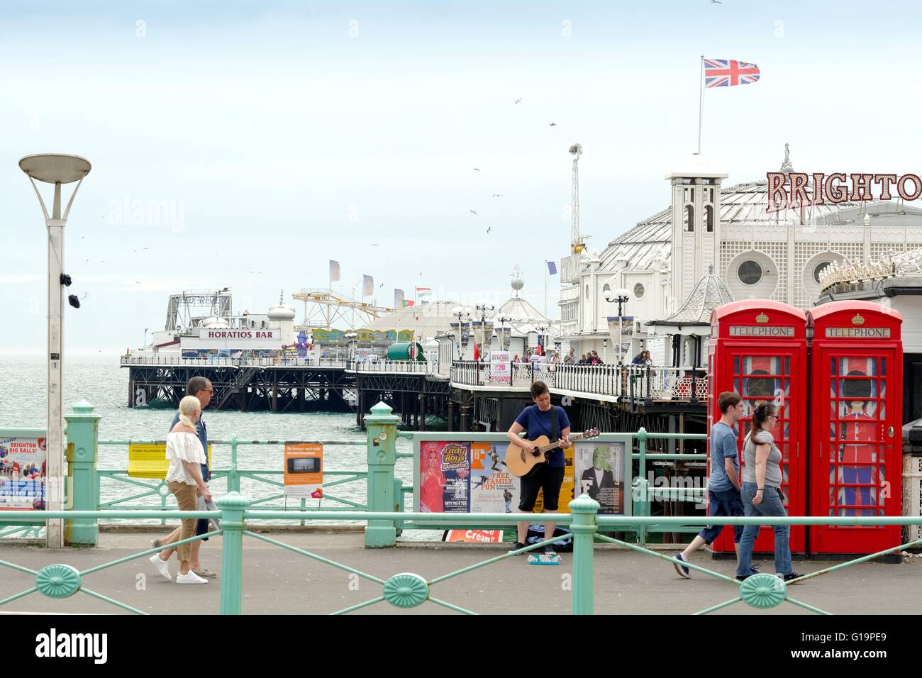 Entrance brighton pier hi-res stock photography and images - Alamy