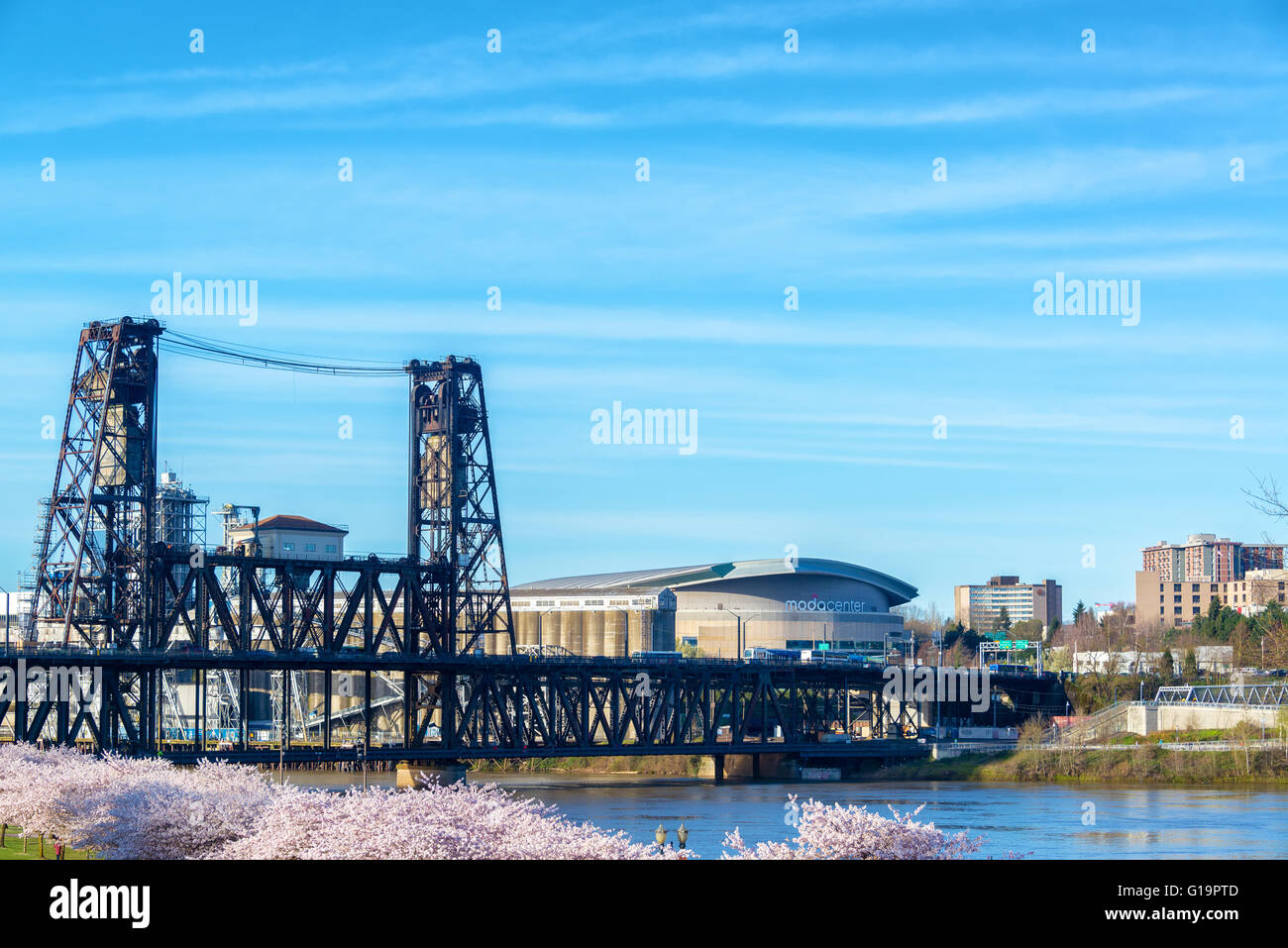 Steel bridge skyline portland oregon hi-res stock photography and ...