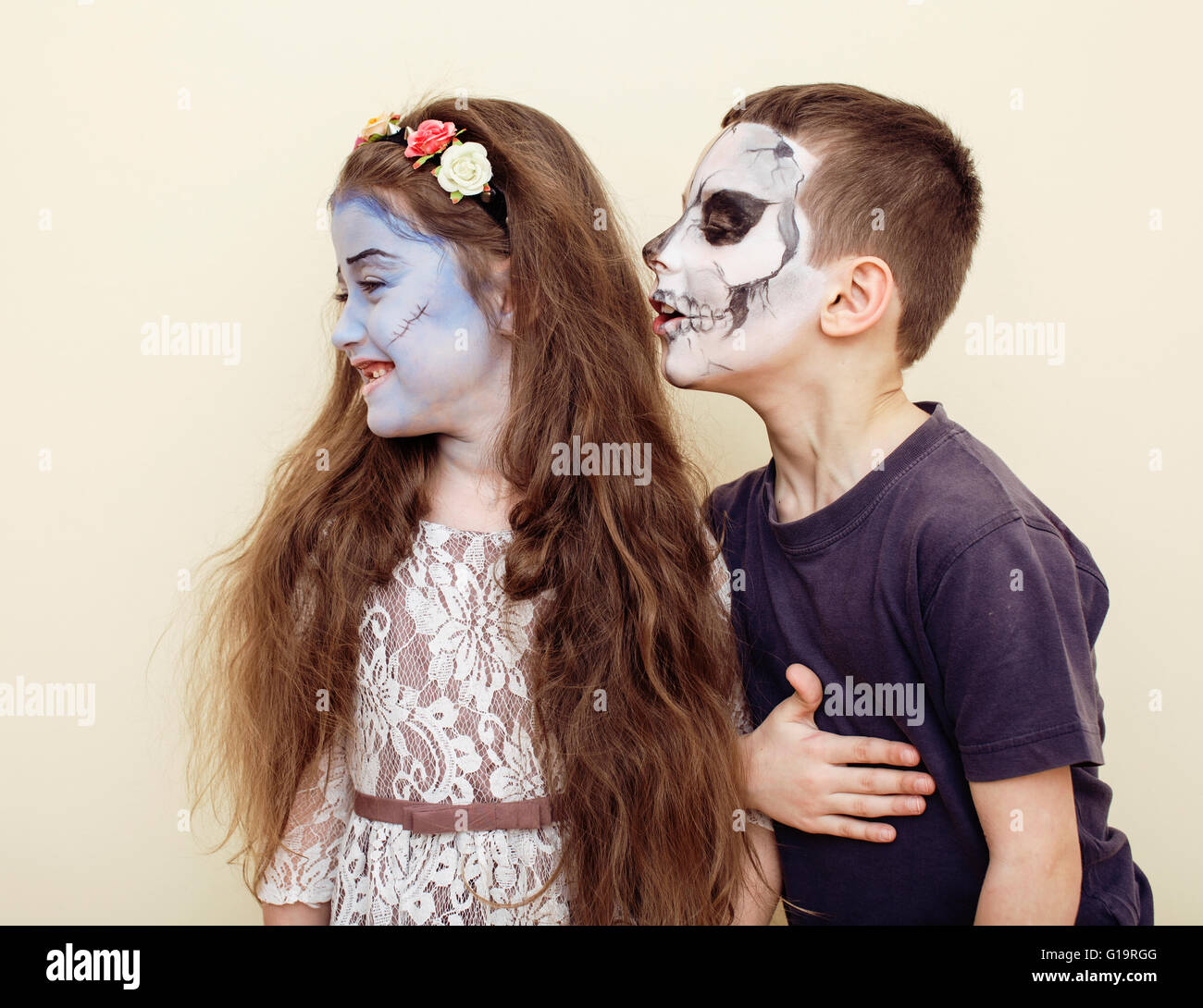 Scar facepaint hi-res stock photography and images - Alamy