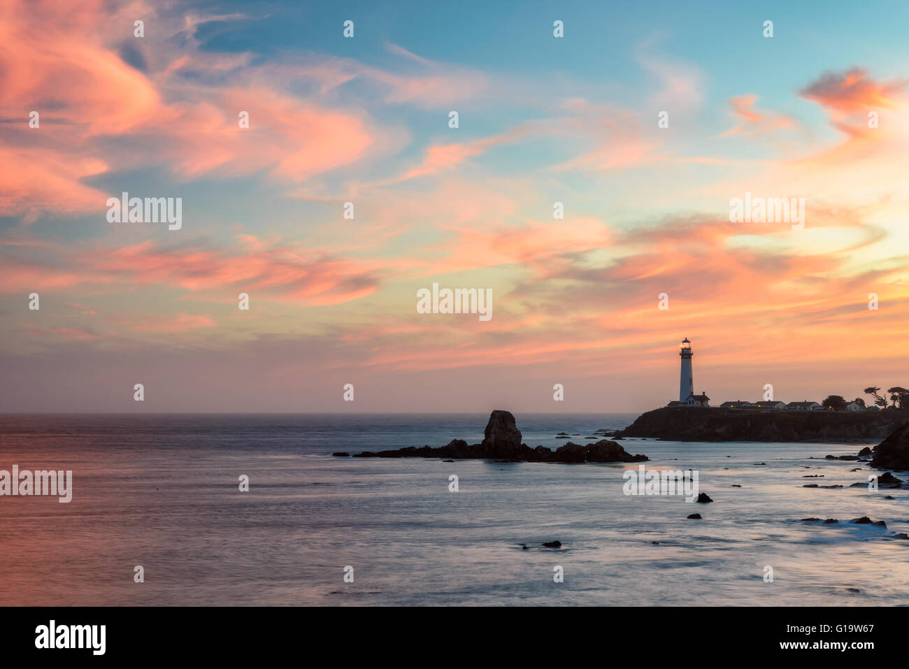 Pigeon point lighthouse at sunset hi-res stock photography and images ...