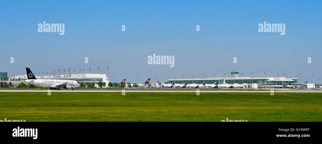 Satellite Building, airplane, plane, aircraft, line up, roll in, out ...