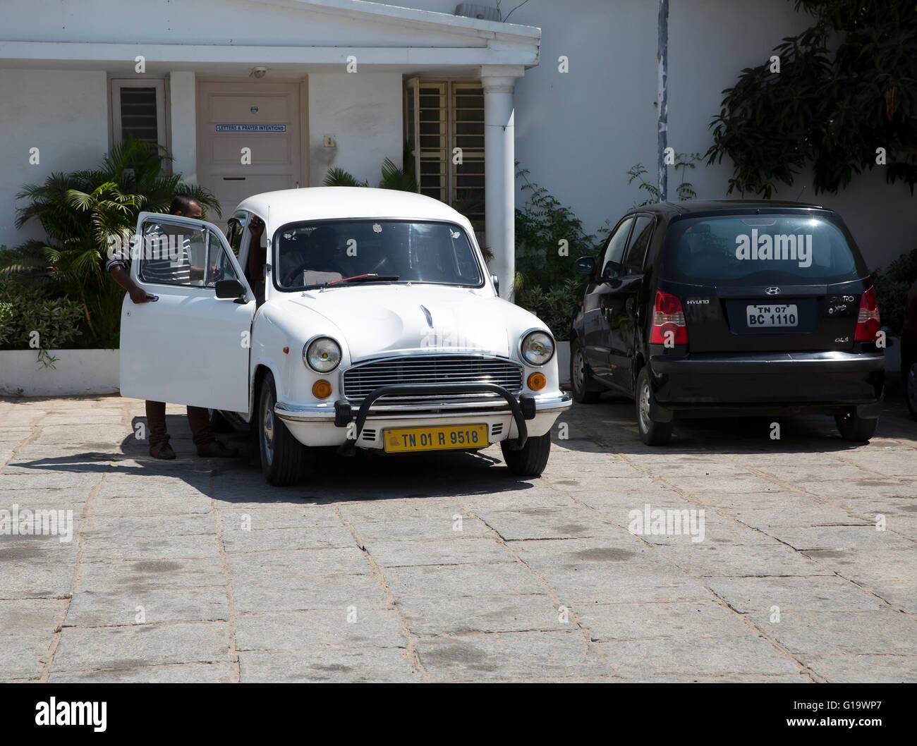 Hindustan motors hi-res stock photography and images - Alamy