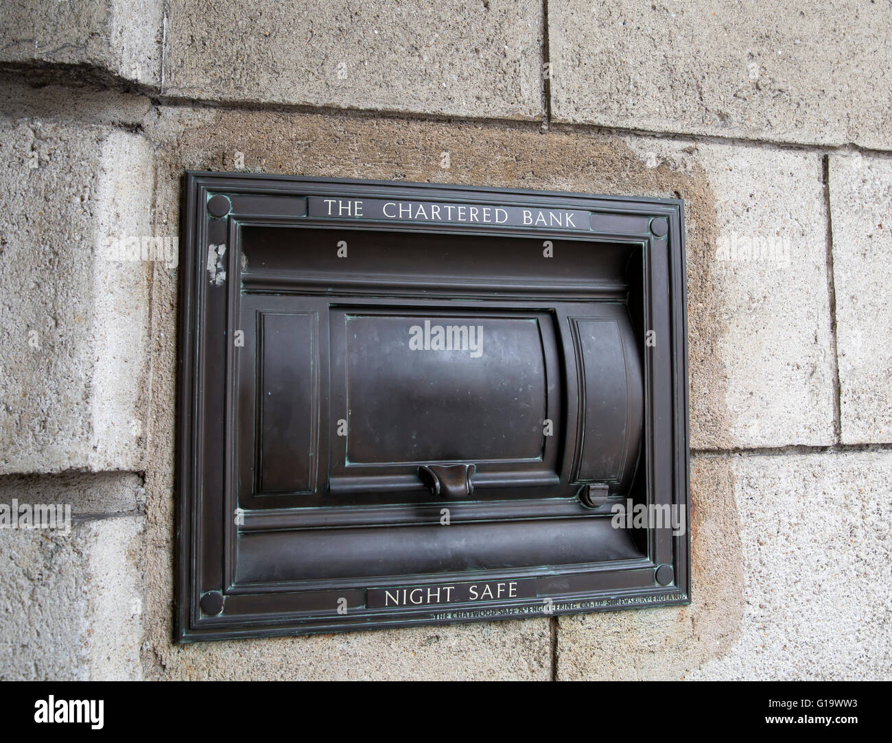 Night deposit box hi-res stock photography and images - Alamy
