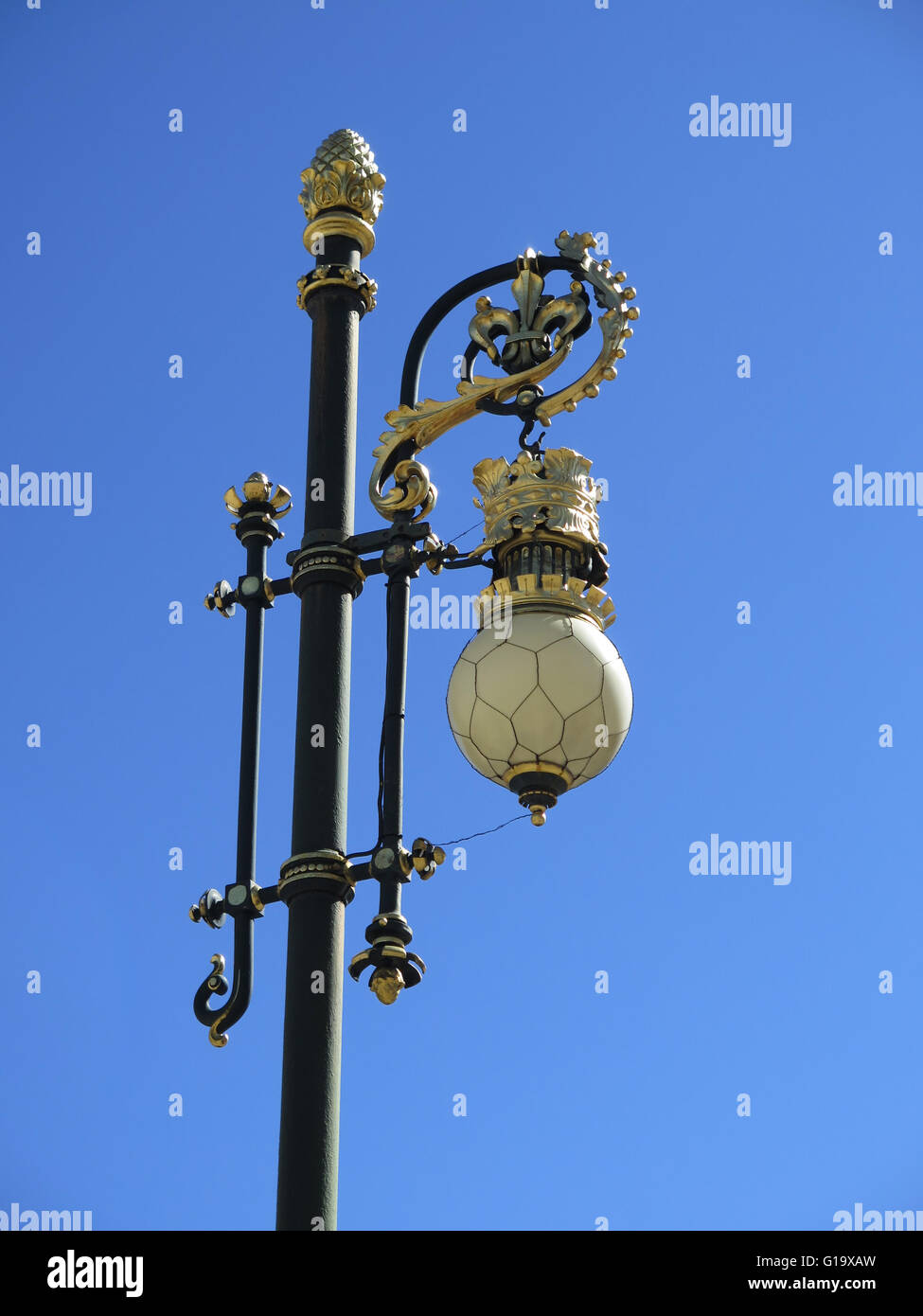 Palace lamp hi-res stock photography and images - Alamy